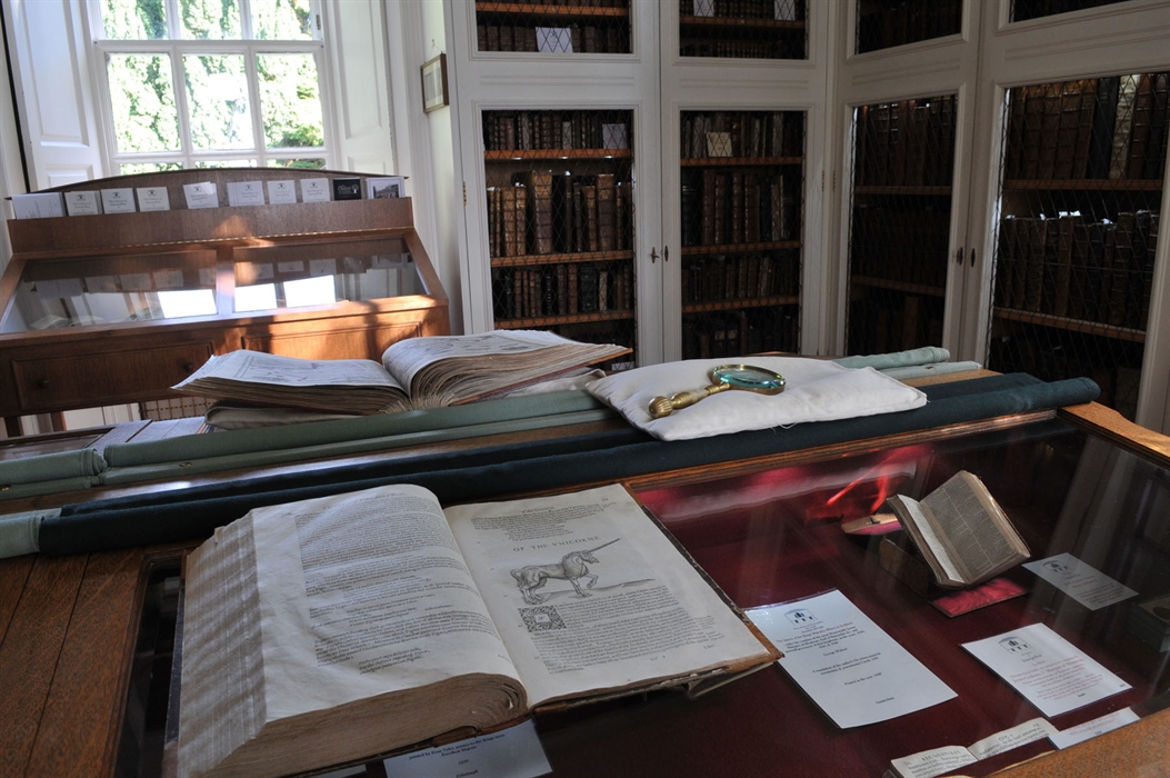 The Library Of Innerpeffray, Crieff – Historic Buildings & Homes ...